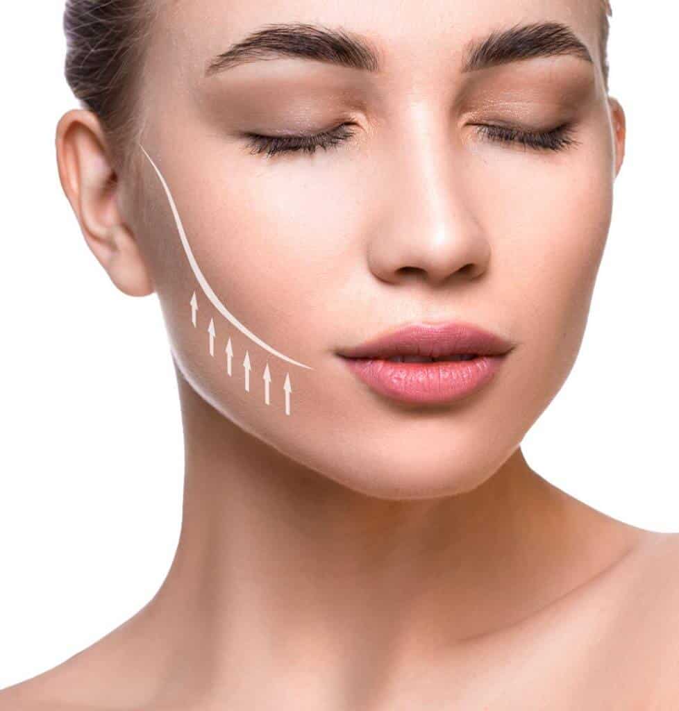 Høye kinnben og V-form på ansiktet er et skjønnhetsideal